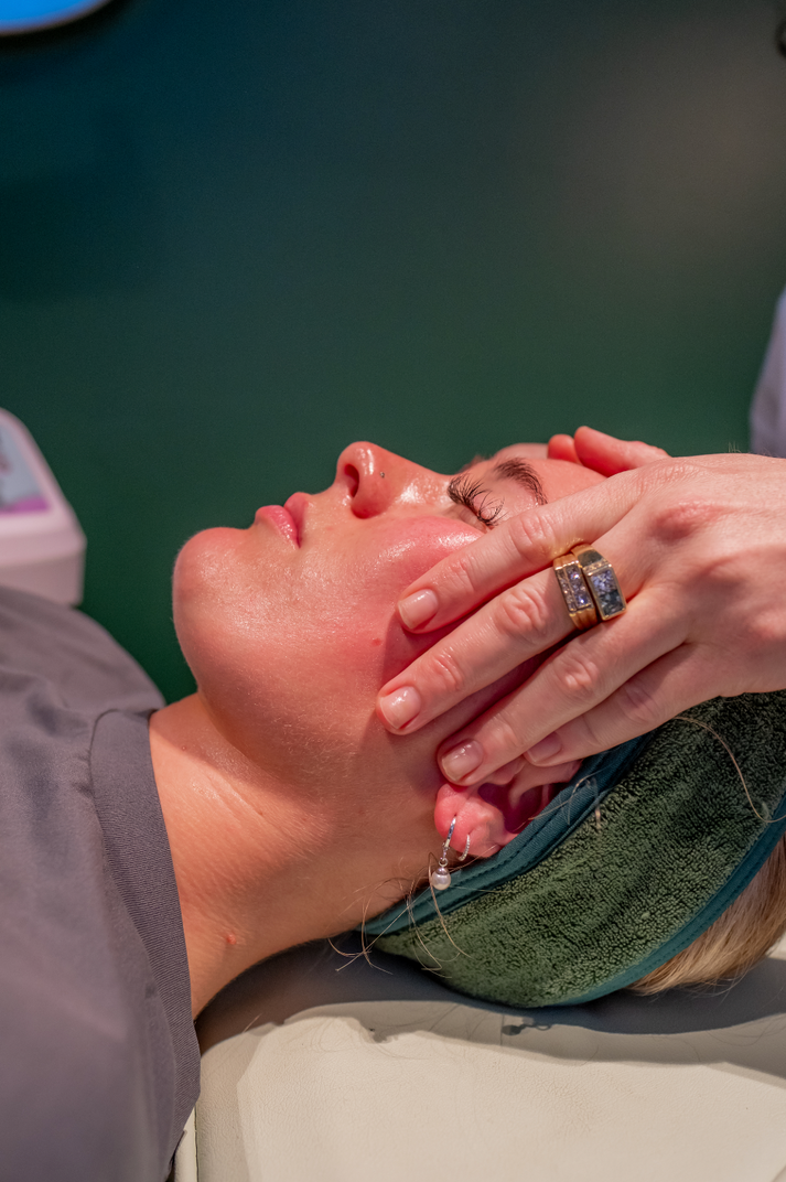 Ultimate Glow Facial x 3 Series – The Skin Bar